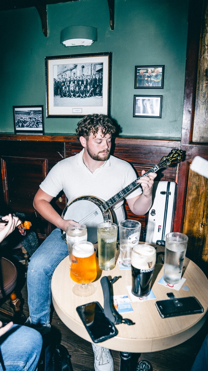 Live Music Bar | The Parish Bar Wembley | Daily Live Musicians